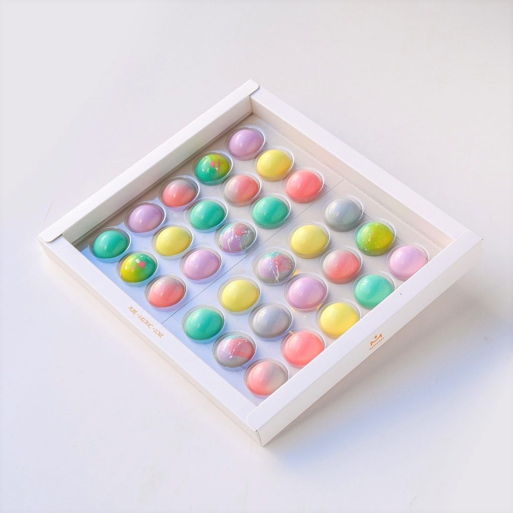 30 Pralina gift box : Mandarina Cake Shop