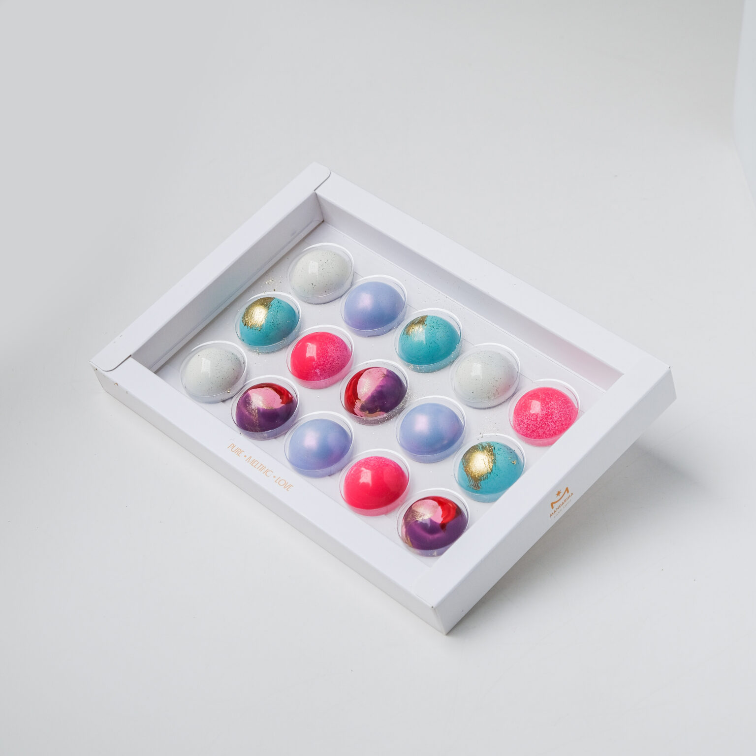 15 Pralina gift box : Mandarina Cake Shop